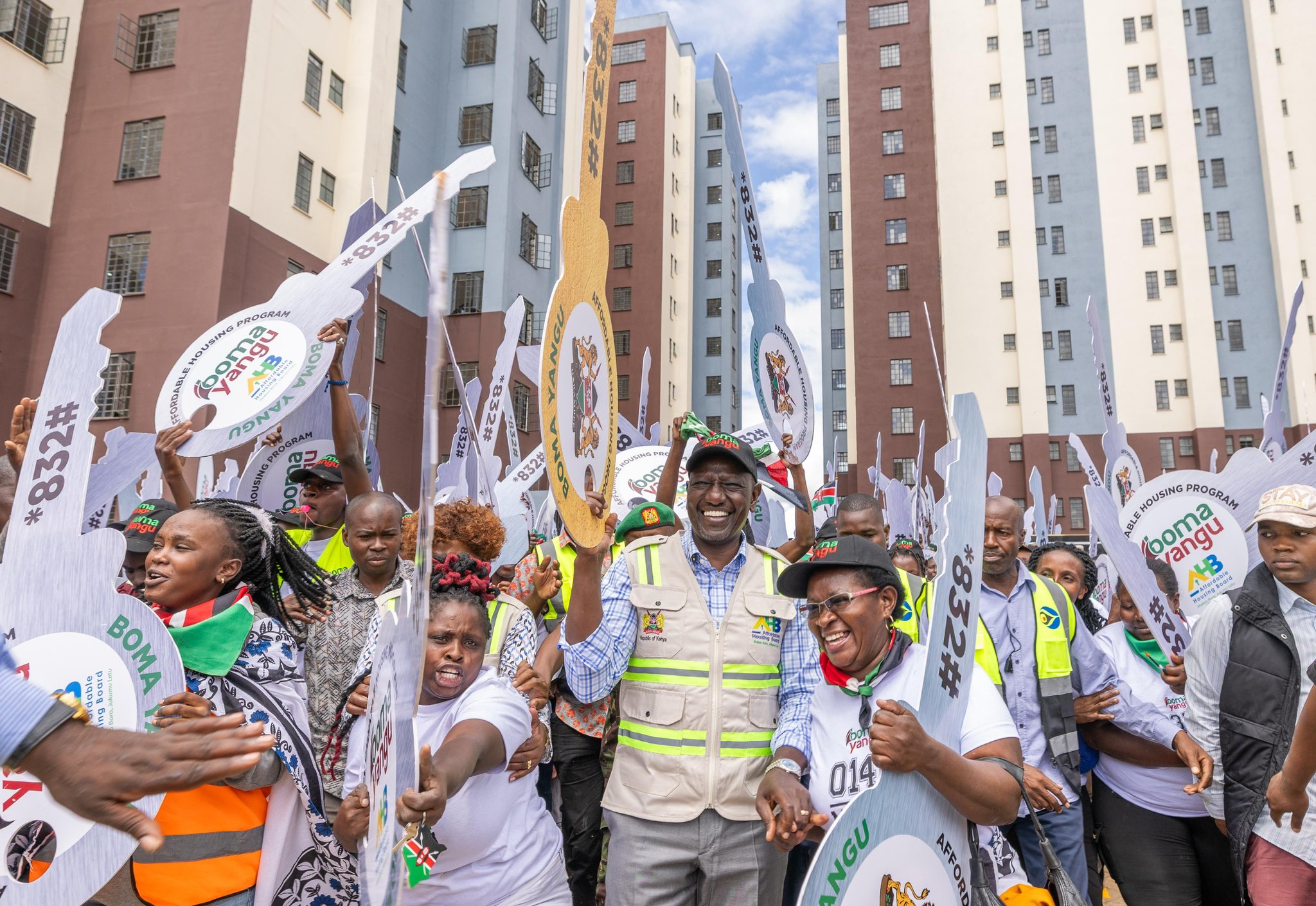 President Ruto Hands Over Upgraded Mukuru Housing Project - Raymond Omollo